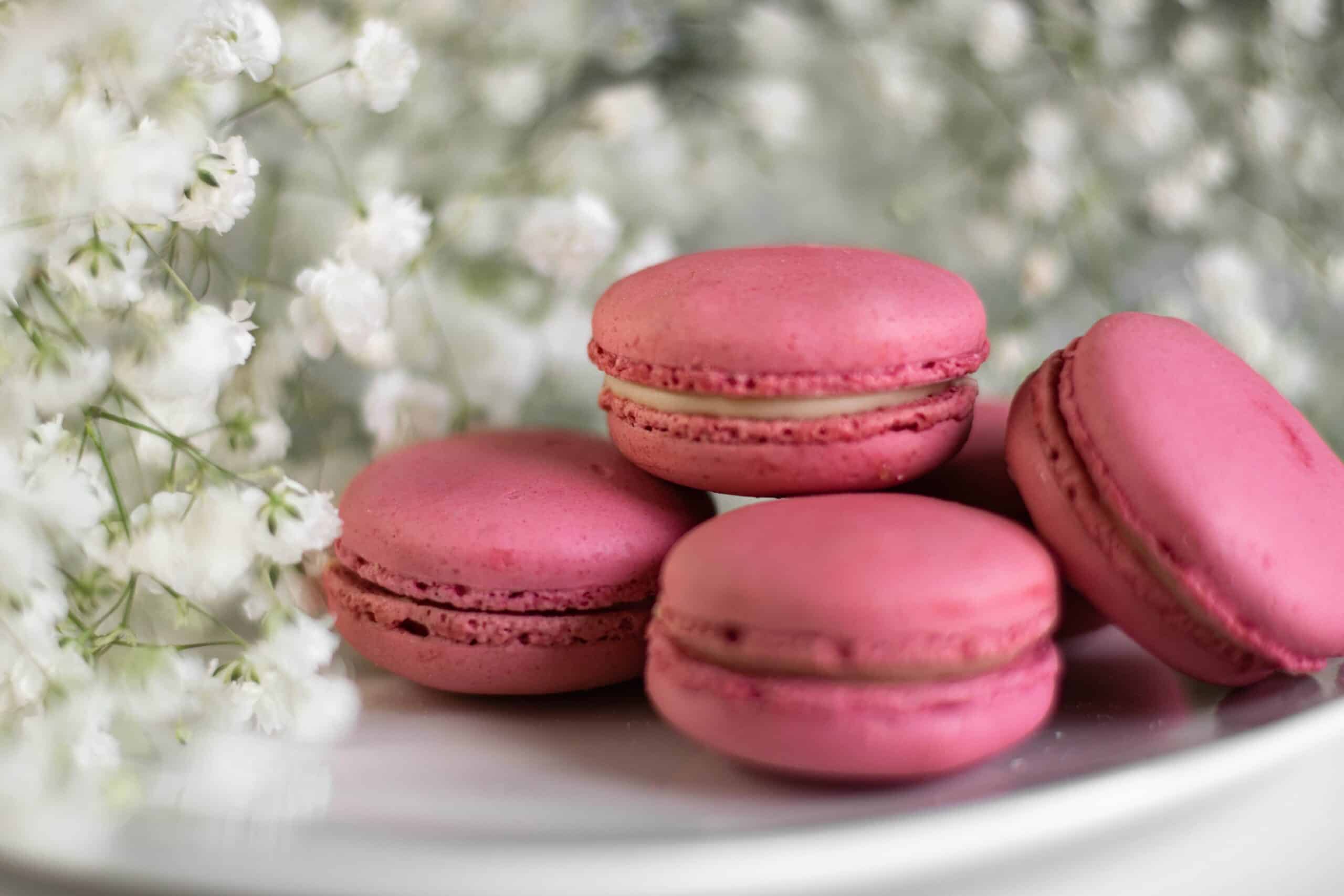 La recette pour réussir des macarons à la fraise parfaits