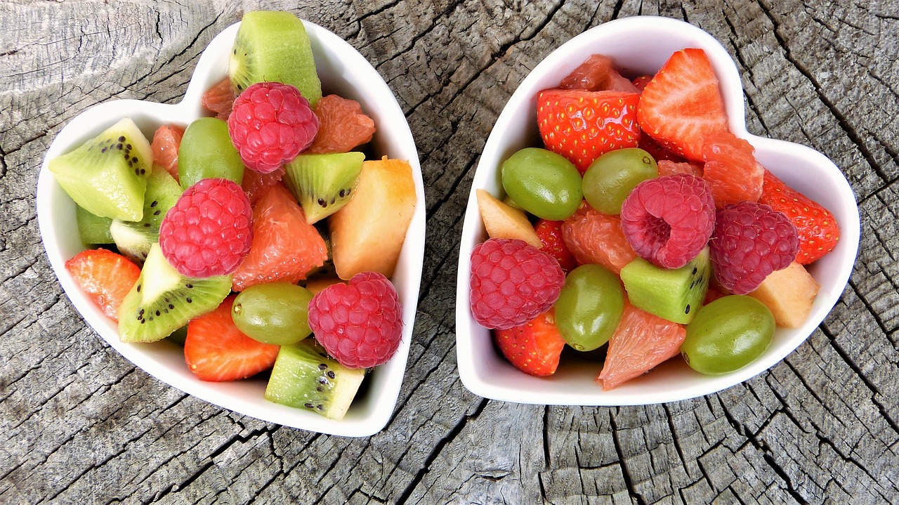 Les fruits à associer avec la fraise pour une explosion de saveurs ! 🍍